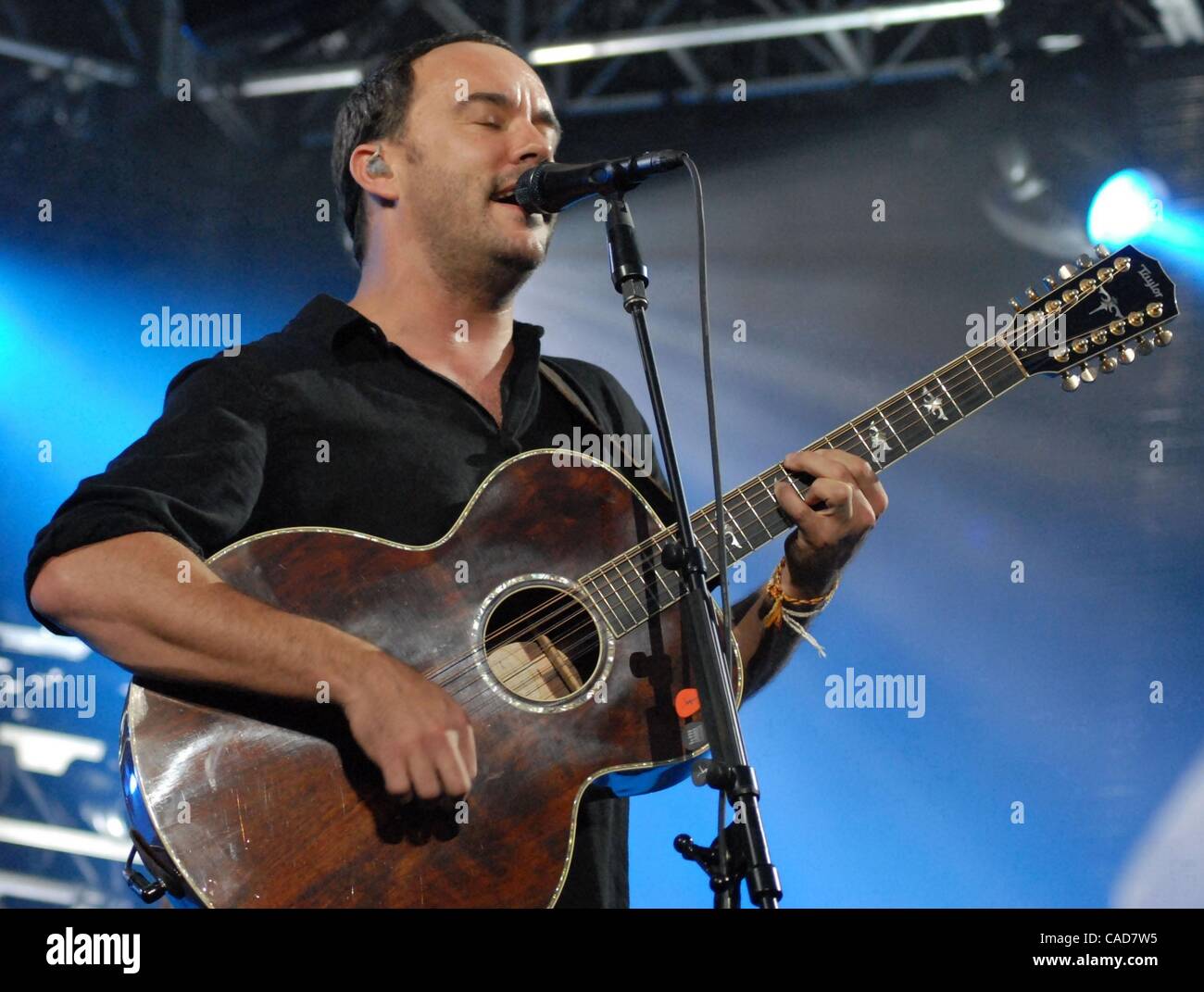Jul 16, 2010 - New York, New York, U.S. - DAVE MATHEWS BAND performing ...