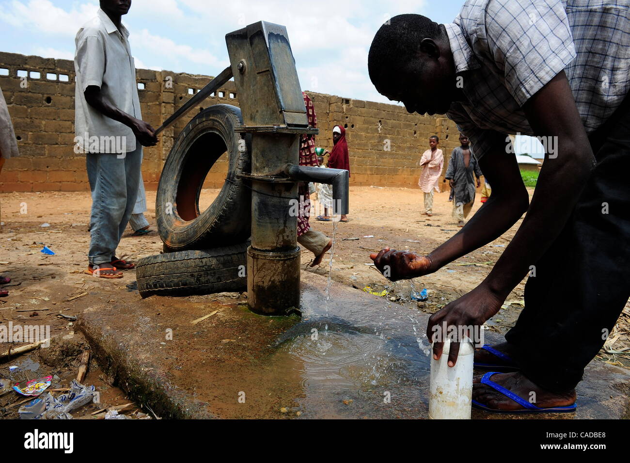 Neighborhood drainage ditch hi-res stock photography and images - Alamy