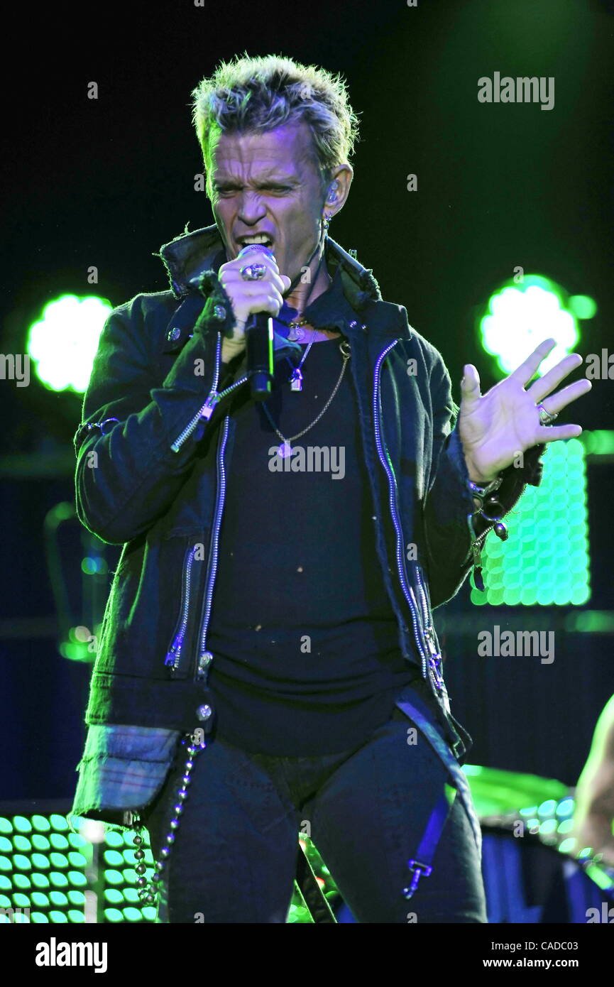 Billy idol band hi-res stock photography and images - Alamy
