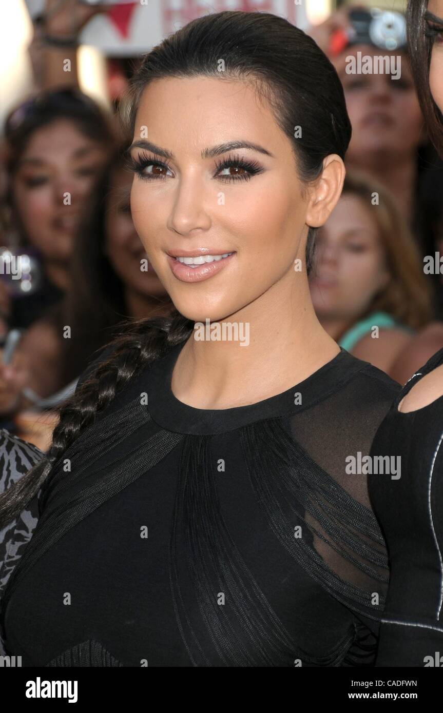 Jun 24, 2010 - Los Angeles, California, USA - Actress KIM KARDASHIAN at ...