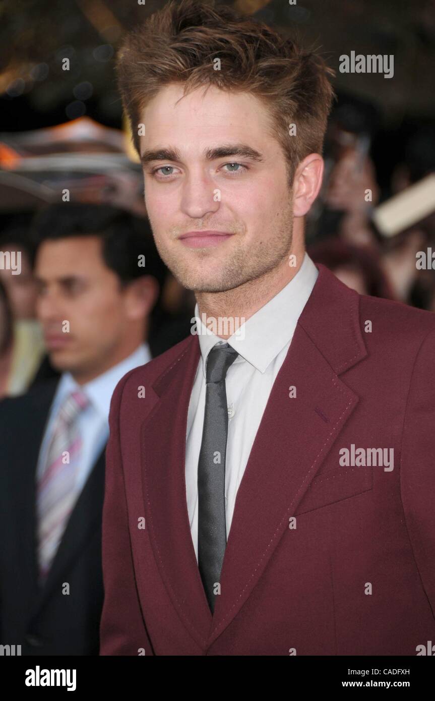 Jun 24, 2010 - Los Angeles, California, USA - Actor ROBERT PATTINSON at ...