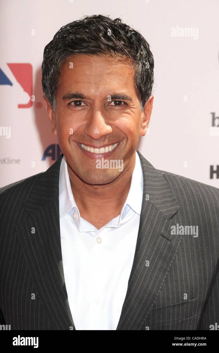 Dr sanjay hi-res stock photography and images - Alamy