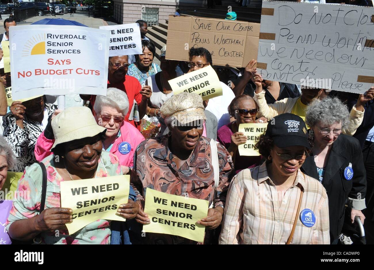 Jun 15, 2010 - Manhattan, New York, USA - Hundreds of senior citizens ...