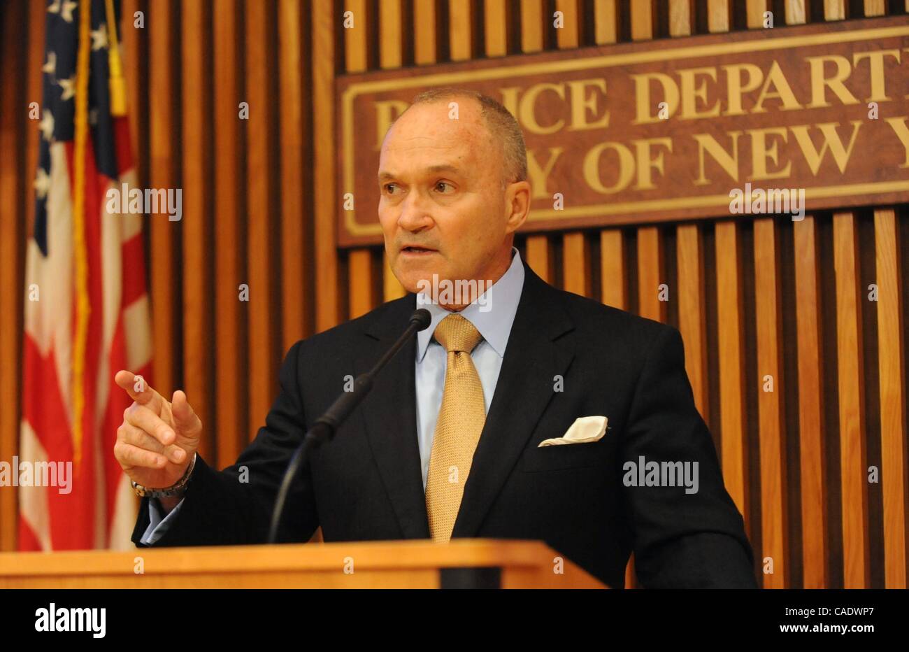 Raymond hood hi-res stock photography and images - Alamy