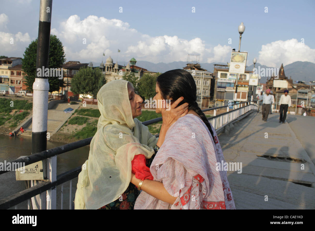 Aug 23, 2010 - Srinagar, Kashmir, India - A Muslim Kashmiri woman ...