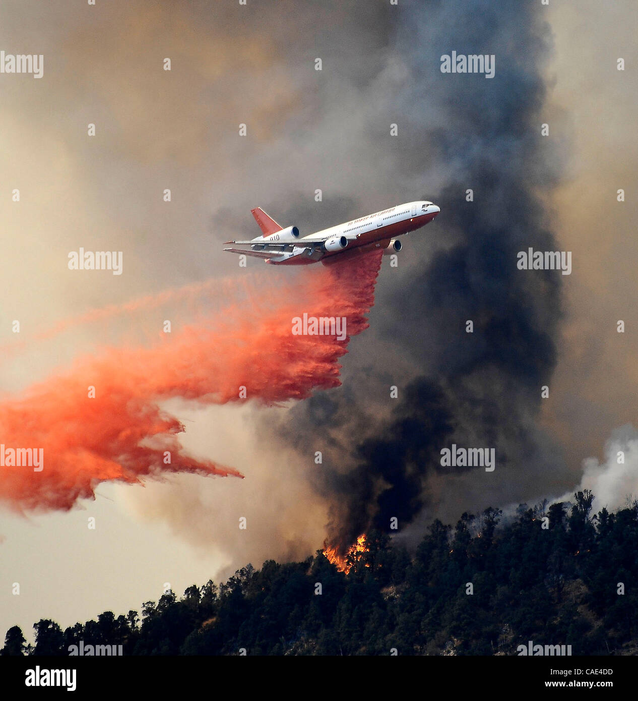 Cal fire supertanker hi-res stock photography and images - Alamy