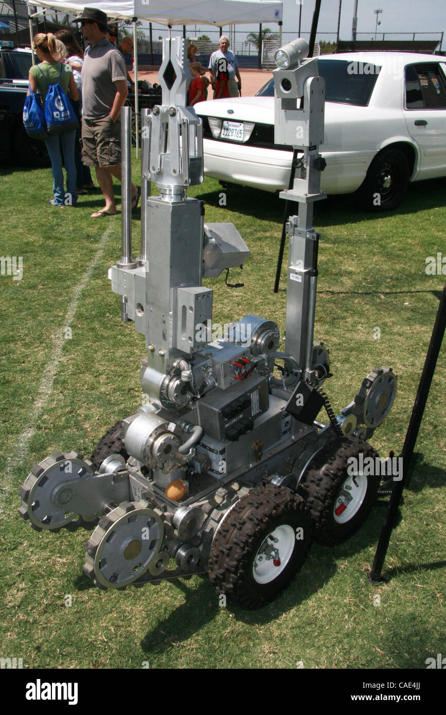 Bomb disposal unit robot hi-res stock photography and images - Alamy