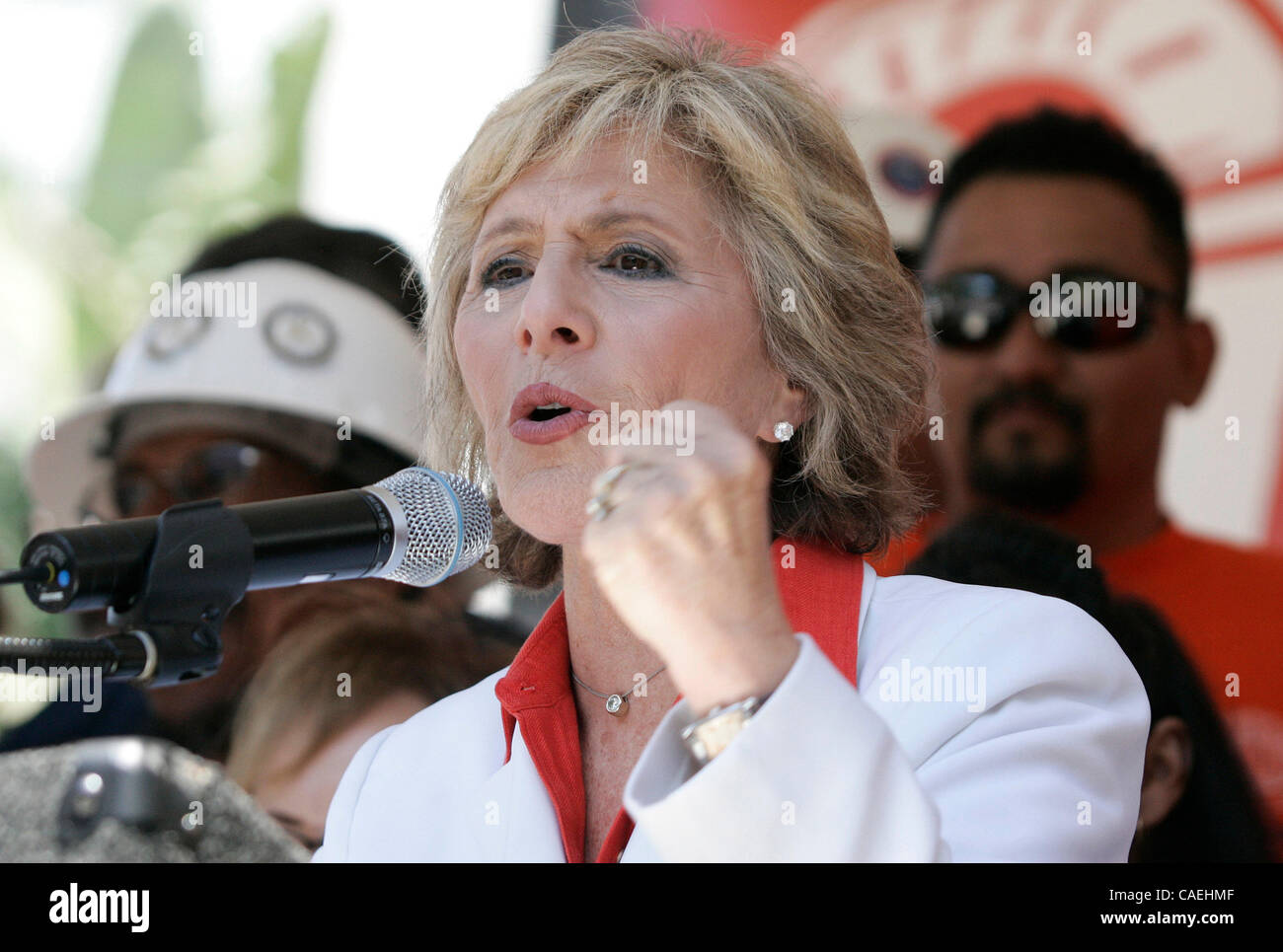 Aug. 13, 2010 - Los Angeles, California, USA - Senator Barbara Boxer (D ...