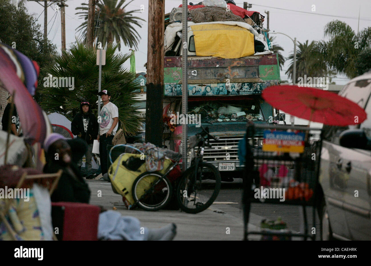 Homeless venice beach hi-res stock photography and images - Alamy