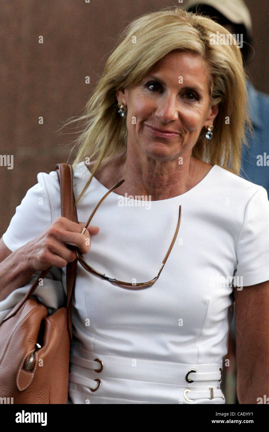 Frank mccourt and jamie mccourt hi-res stock photography and images - Alamy