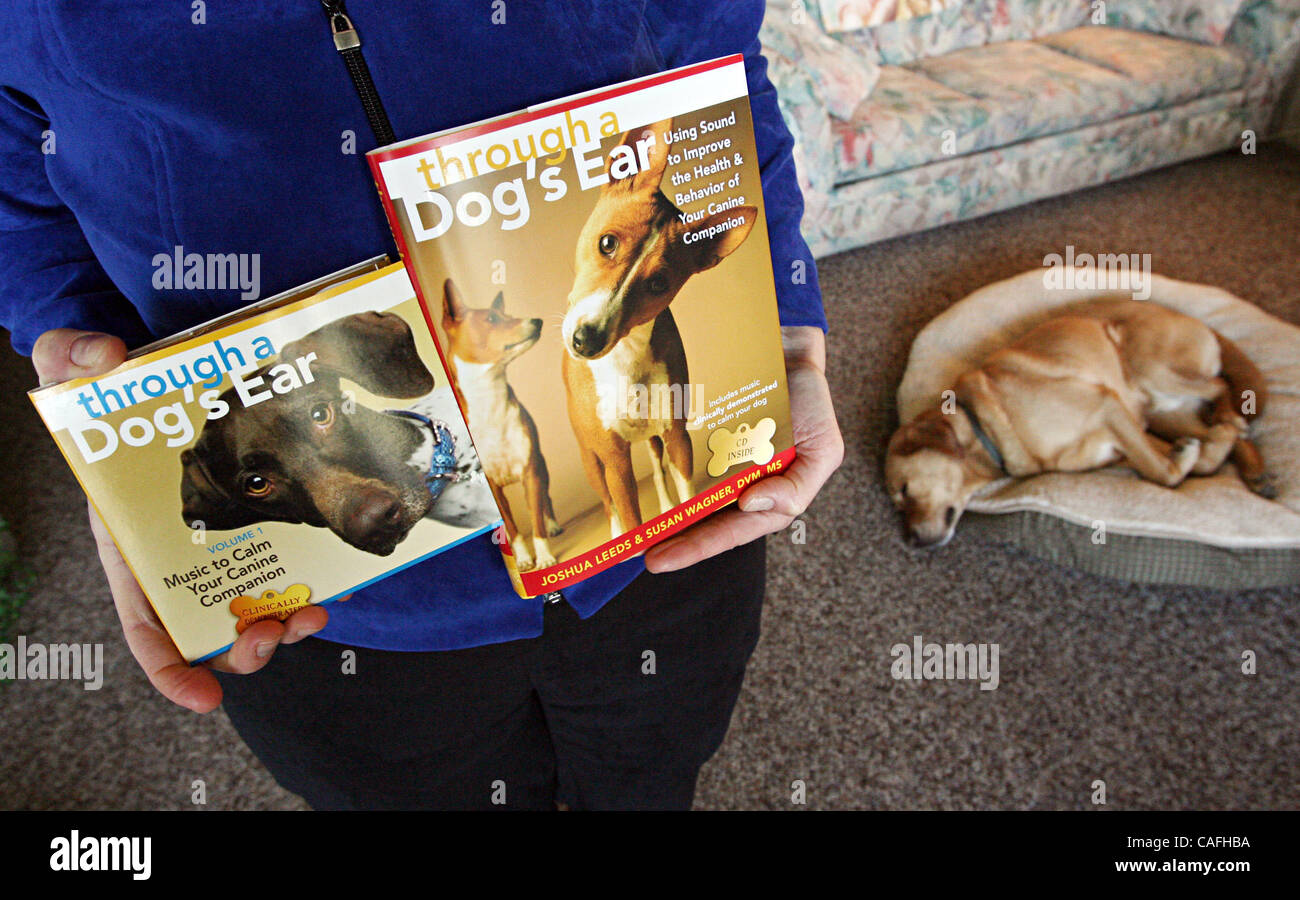 Concert pianist and music teacher Lisa Spector displays her new cd ...