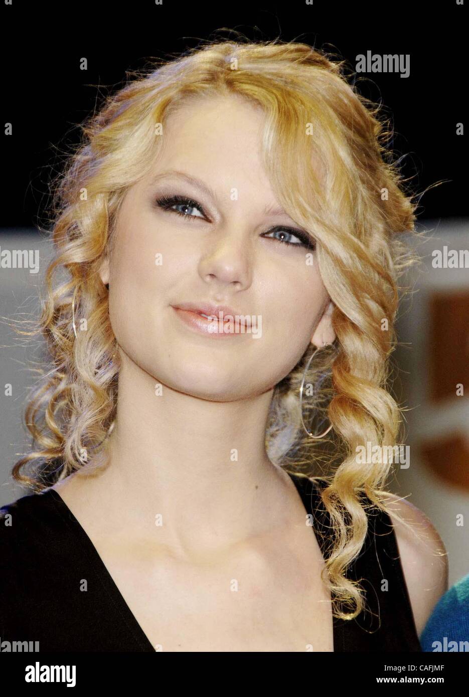 Taylor swift announcement nominations 50th hi-res stock photography and ...