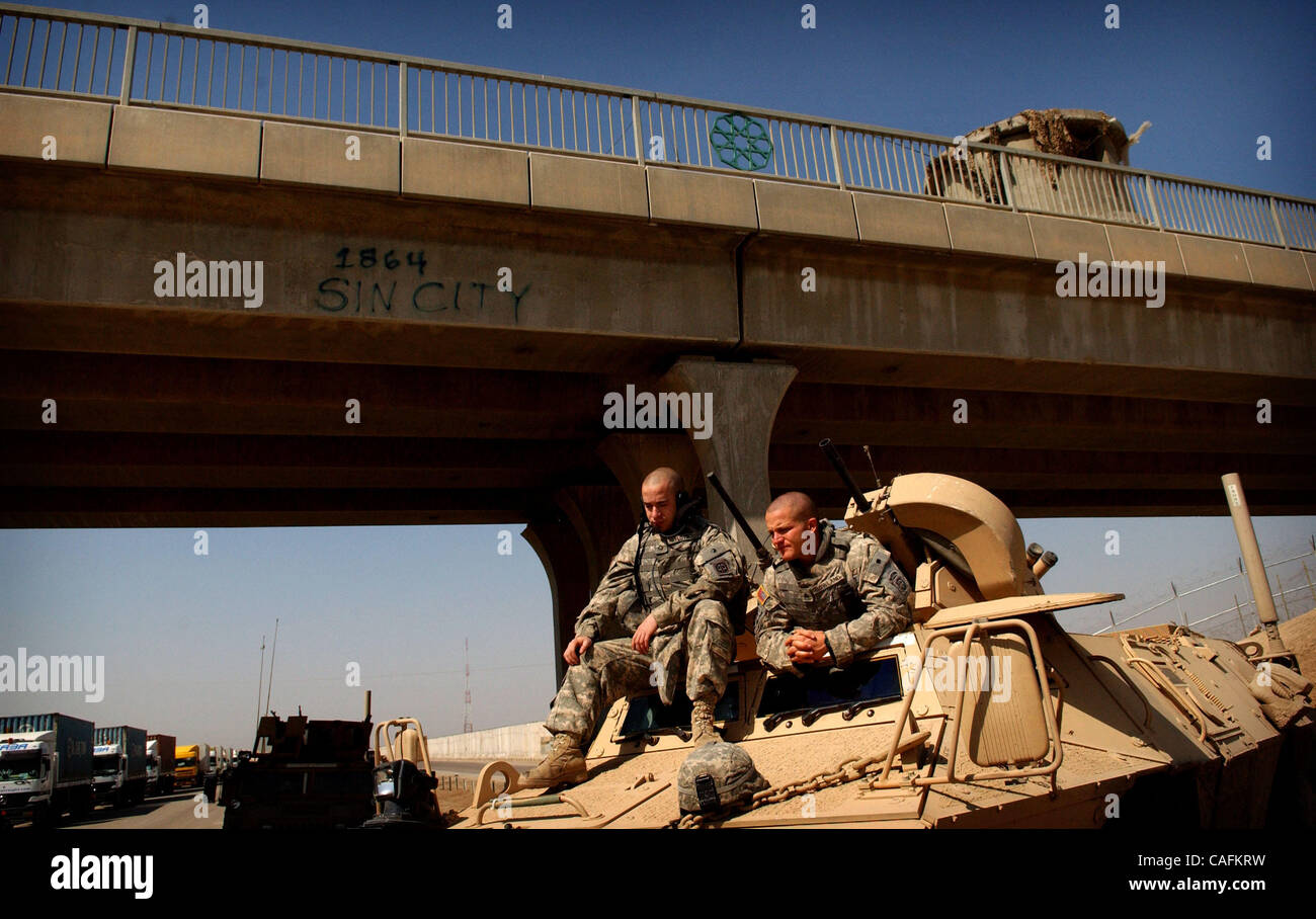 Feb 28, 2008 - Scania, Iraq - Pfc. JOSHUA FLOYD, left, and Sgt. Jared ...