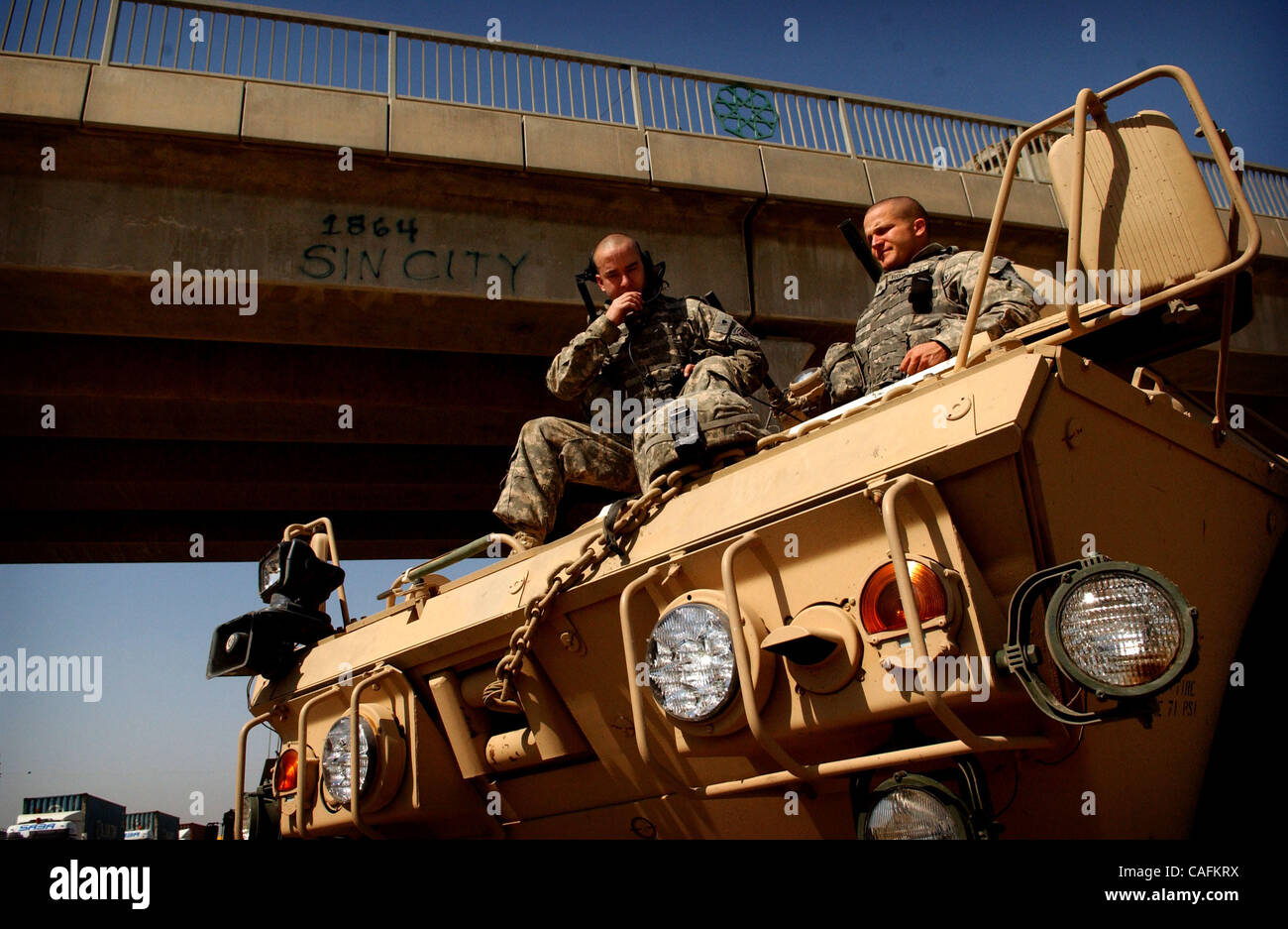Feb 28, 2008 - Scania, Iraq - Pfc. JOSHUA FLOYD, left, and Sgt. Jared ...