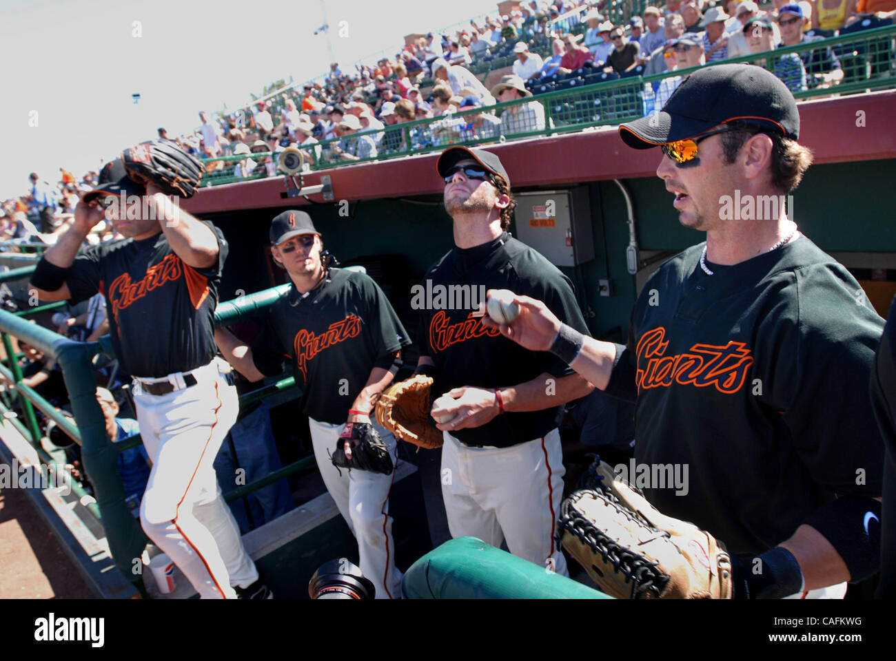 From left, San Francisco Giants players Dave Roberts, Kevin Frandsen ...