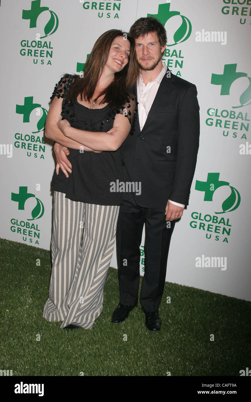 Eric mabius and wife hi-res stock photography and images - Alamy