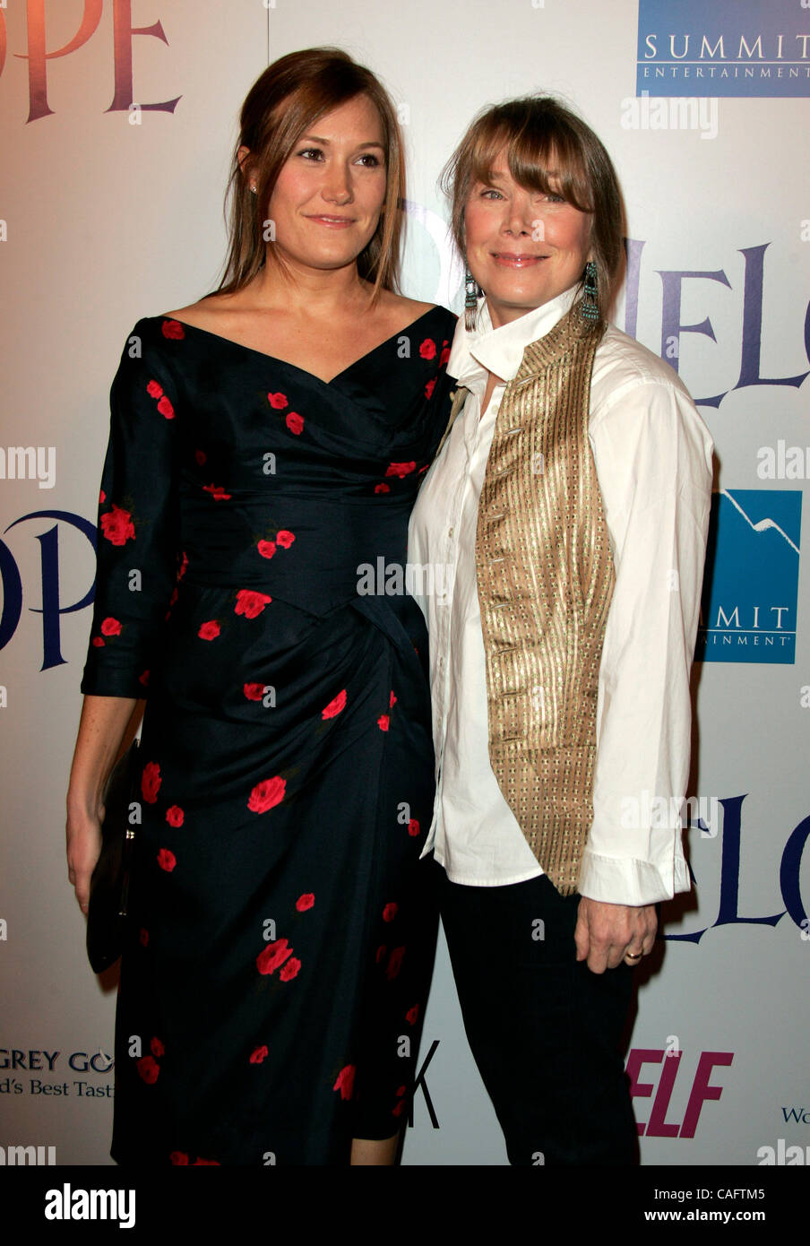 Feb 20, 2008 - West Hollywood, California, USA - Actress SCHUYLER FISK ...