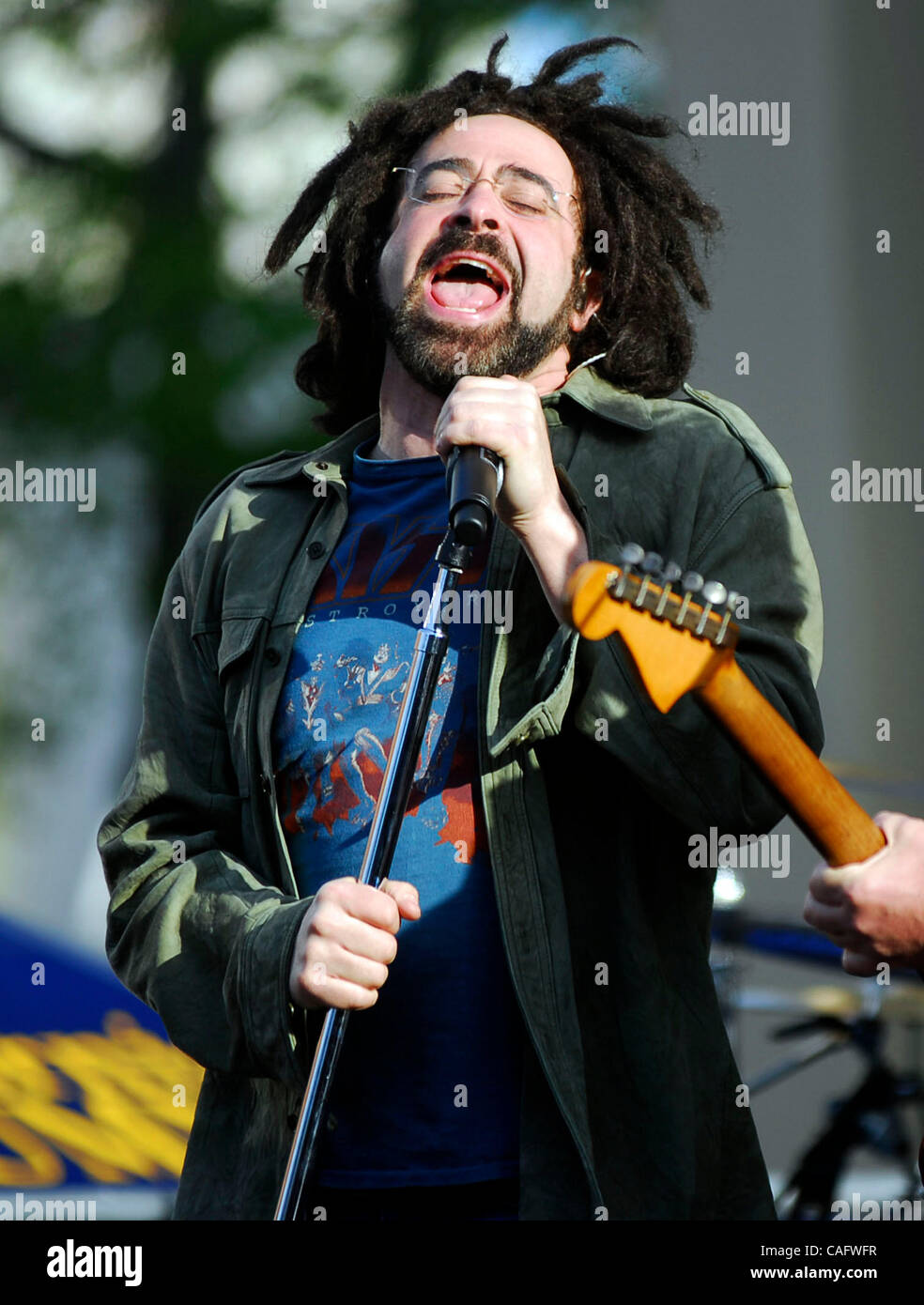 Counting Crows singer Adam Duritz, a former Cal student, performs ...