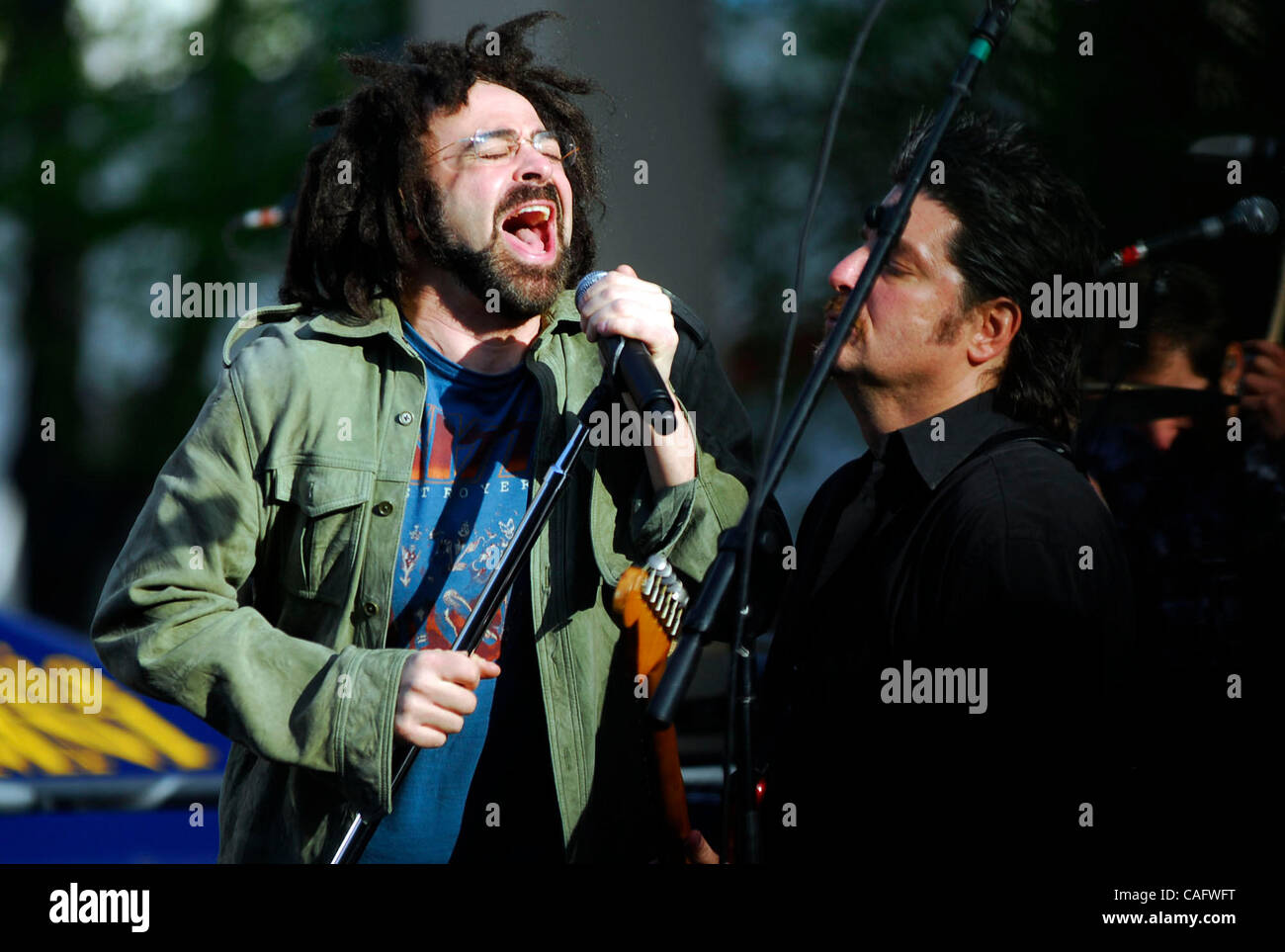 Counting Crows singer Adam Duritz, a former Cal student, performs ...