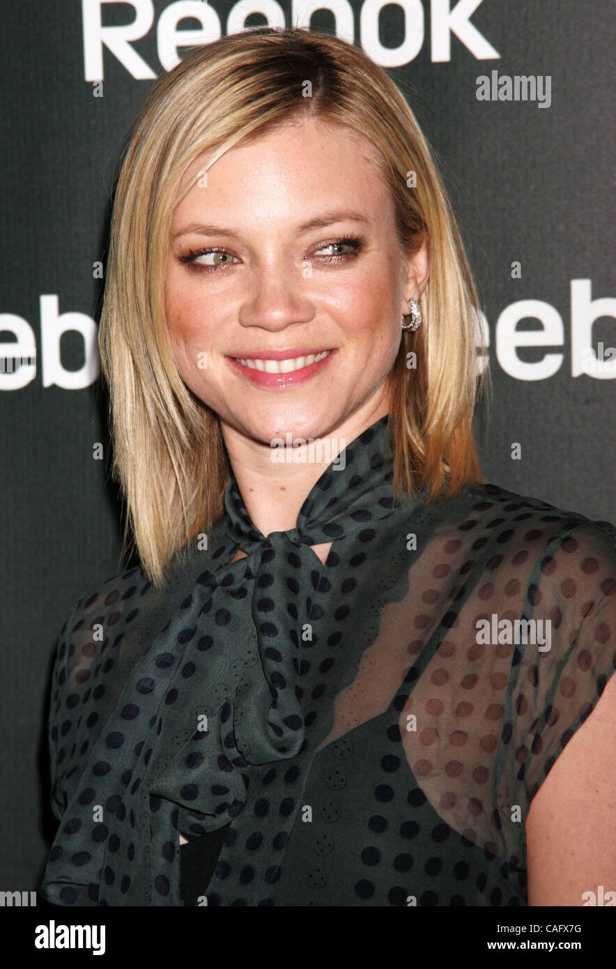 Feb 21, 2008 - New York, NY, USA - Actress AMY SMART poses for photos ...