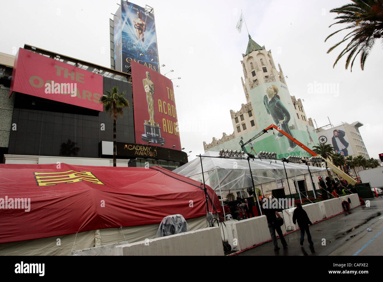 Feb 22, 2008 - Los Angeles, CA, USA - The Red Carpet is covered by a ...