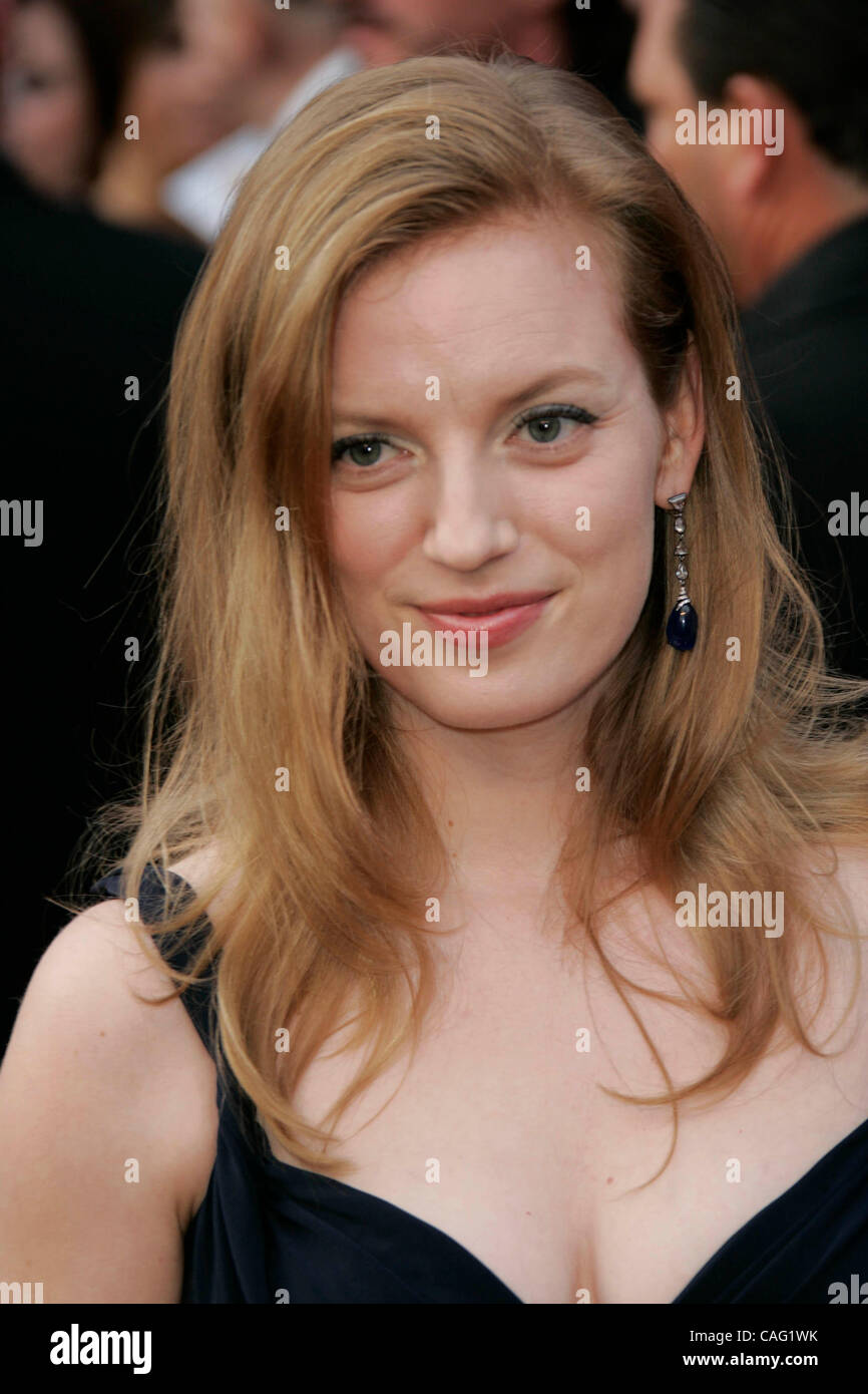 Feb 24, 2008 - Hollywood, California, USA - Actress SARAH POLLEY ...