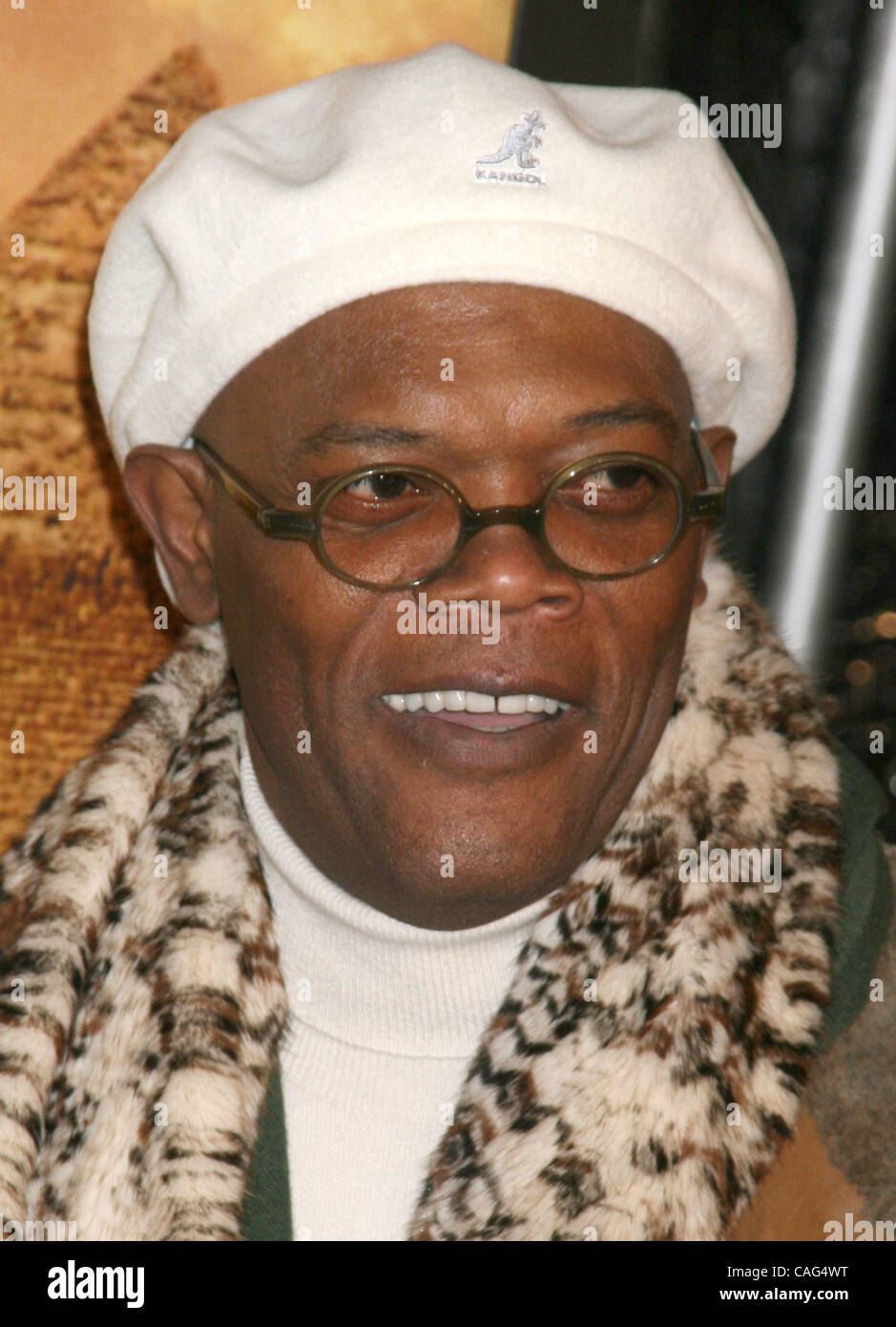 Samuel jackson jumper 2008 hi-res stock photography and images - Alamy