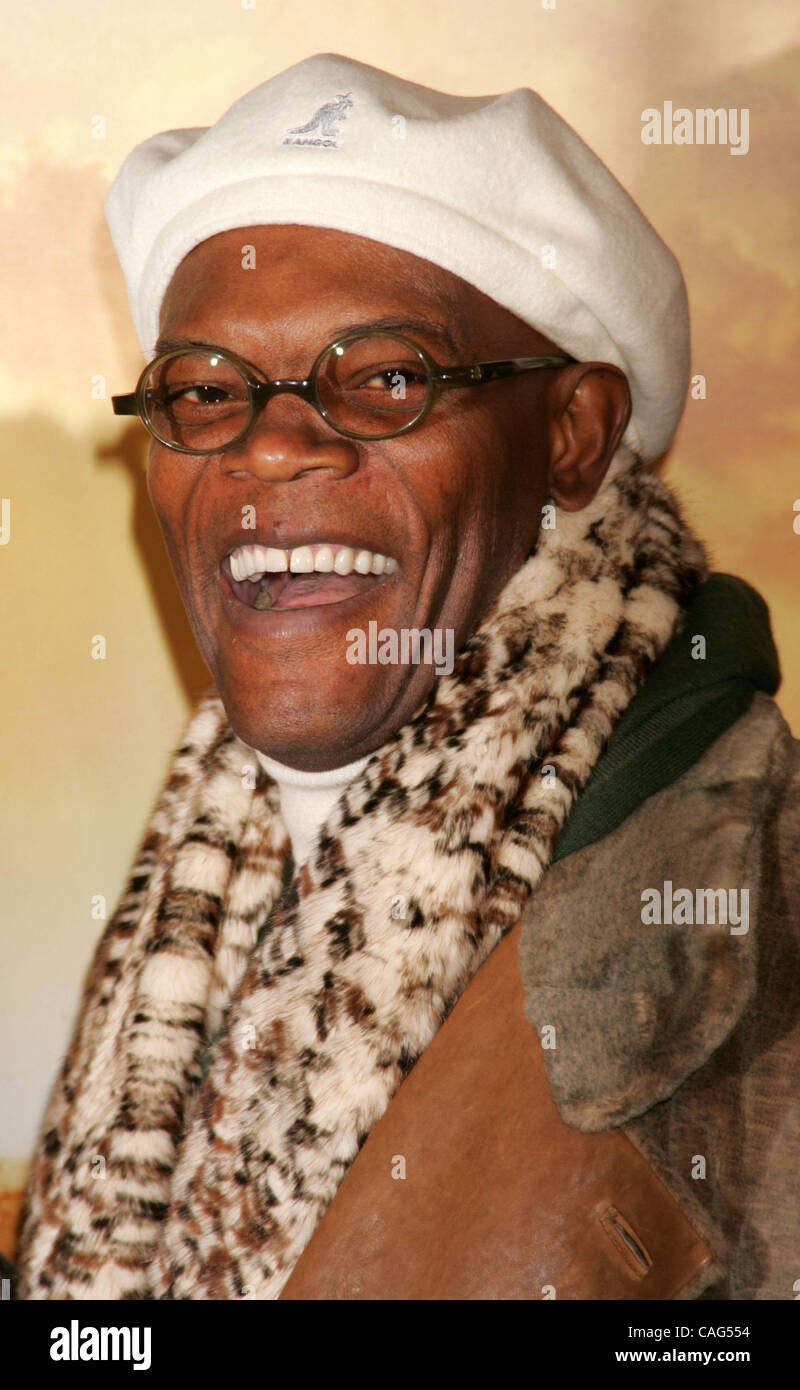 Samuel jackson jumper 2008 hi-res stock photography and images - Alamy