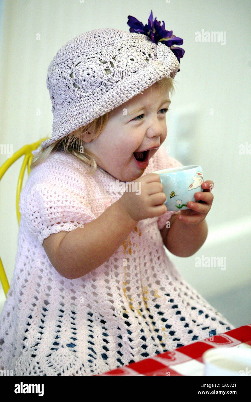 021308 tc met 1of5 tea 0048994A Meghan McCarthy/The Palm Beach Post CLO ...