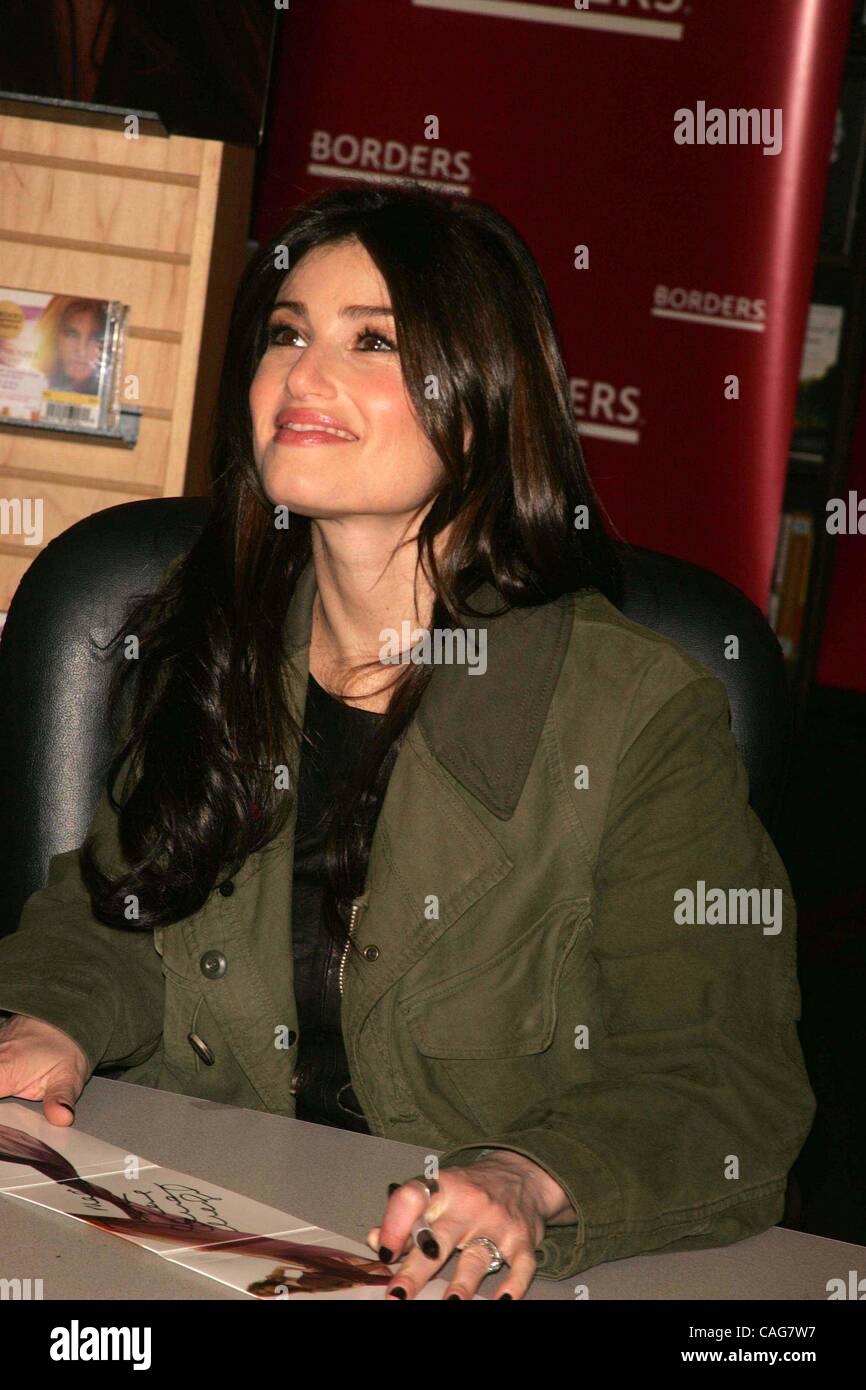 Idina menzel fans hi-res stock photography and images - Alamy