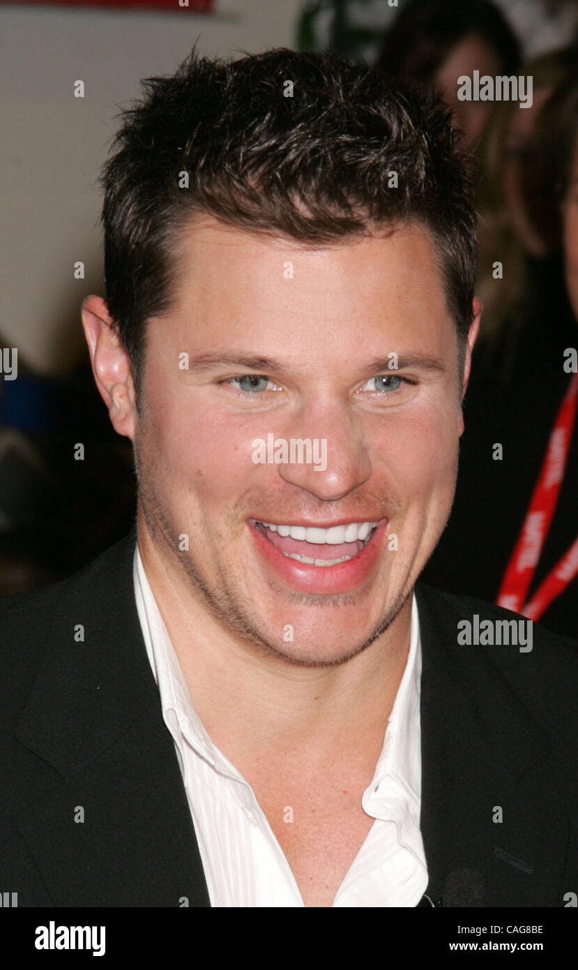 Singer NICK LACHEY unveils the one-of-a-kind 40th anniversary diamond ...