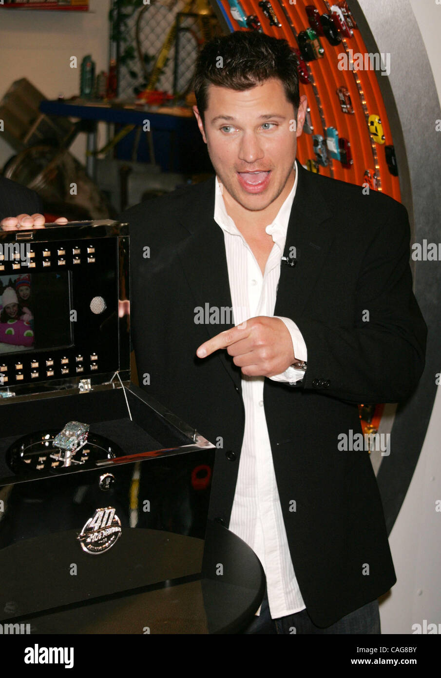 Singer NICK LACHEY unveils the one-of-a-kind 40th anniversary diamond ...