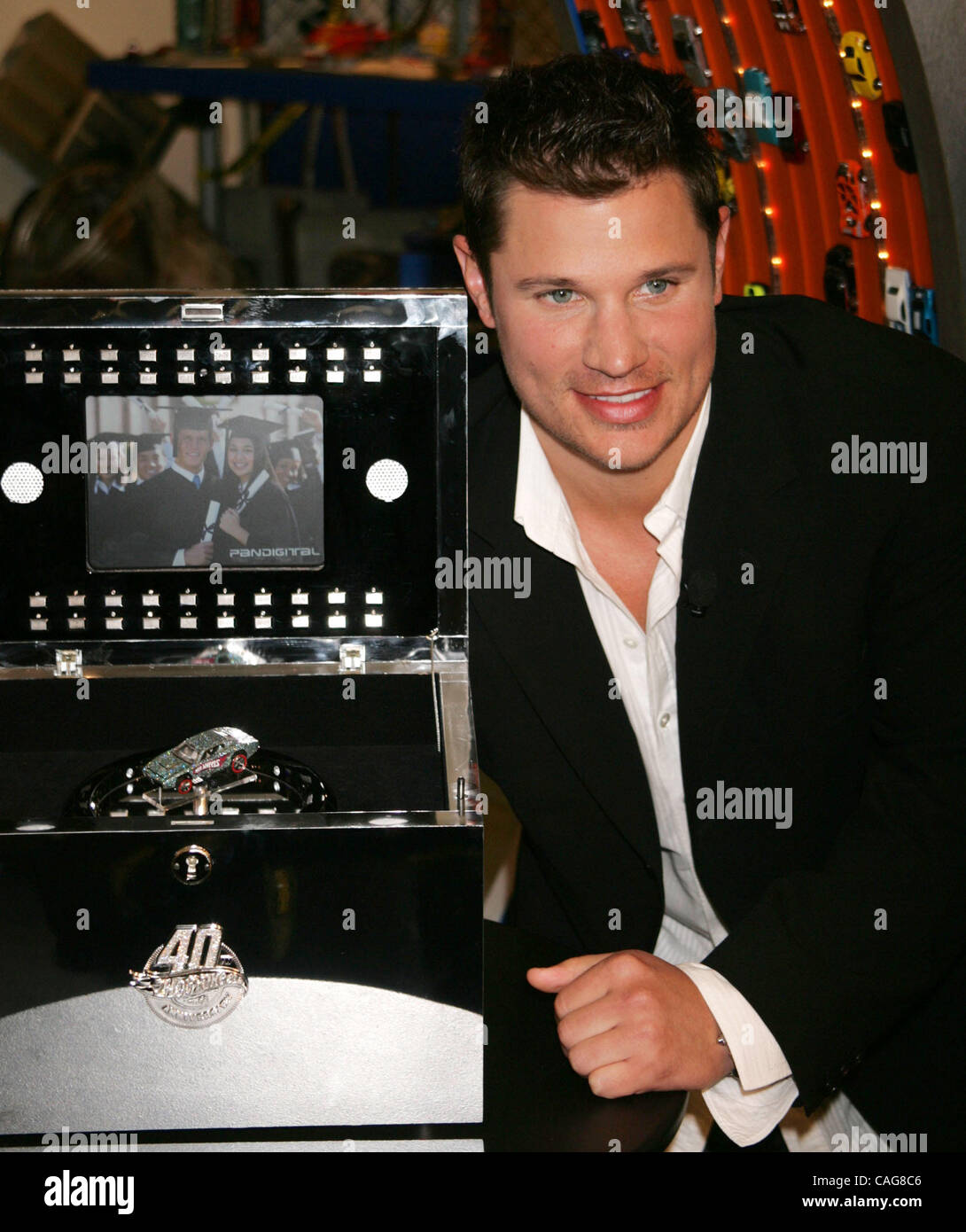 Singer NICK LACHEY unveils the one-of-a-kind 40th anniversary diamond ...