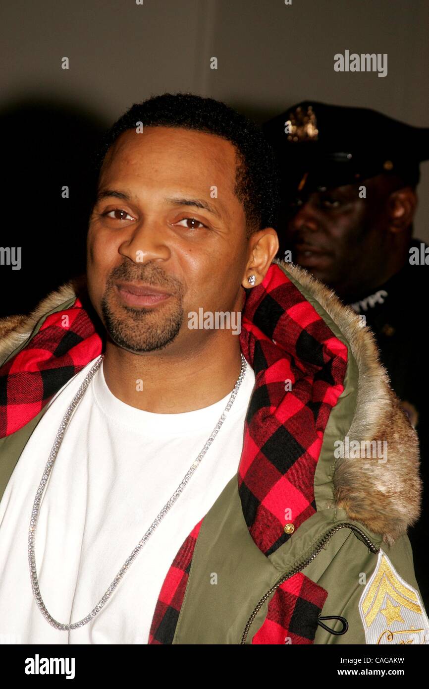 Feb. 5, 2008 - New York, New York, U.S. - GUESTS OUTSIDE MTV STUDIOS ...