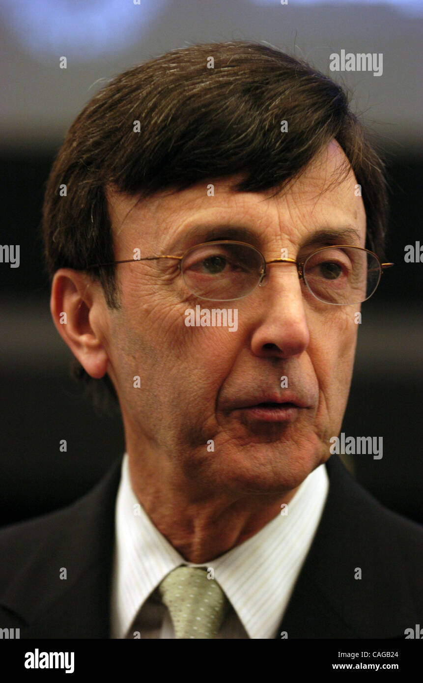 Emergency management commissioner hi-res stock photography and images ...