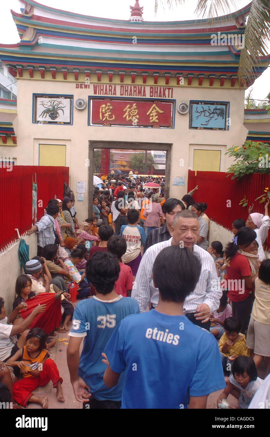 Indonesian ethnic Chinese pray during Chinese New Year celebration at ...
