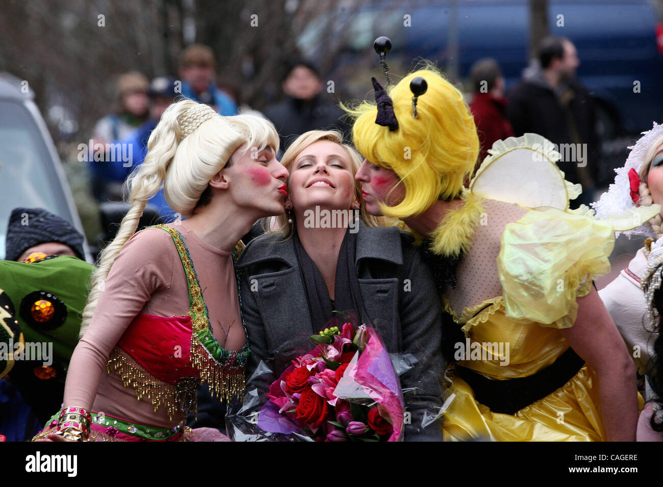 Left right charlize theron hi-res stock photography and images - Alamy