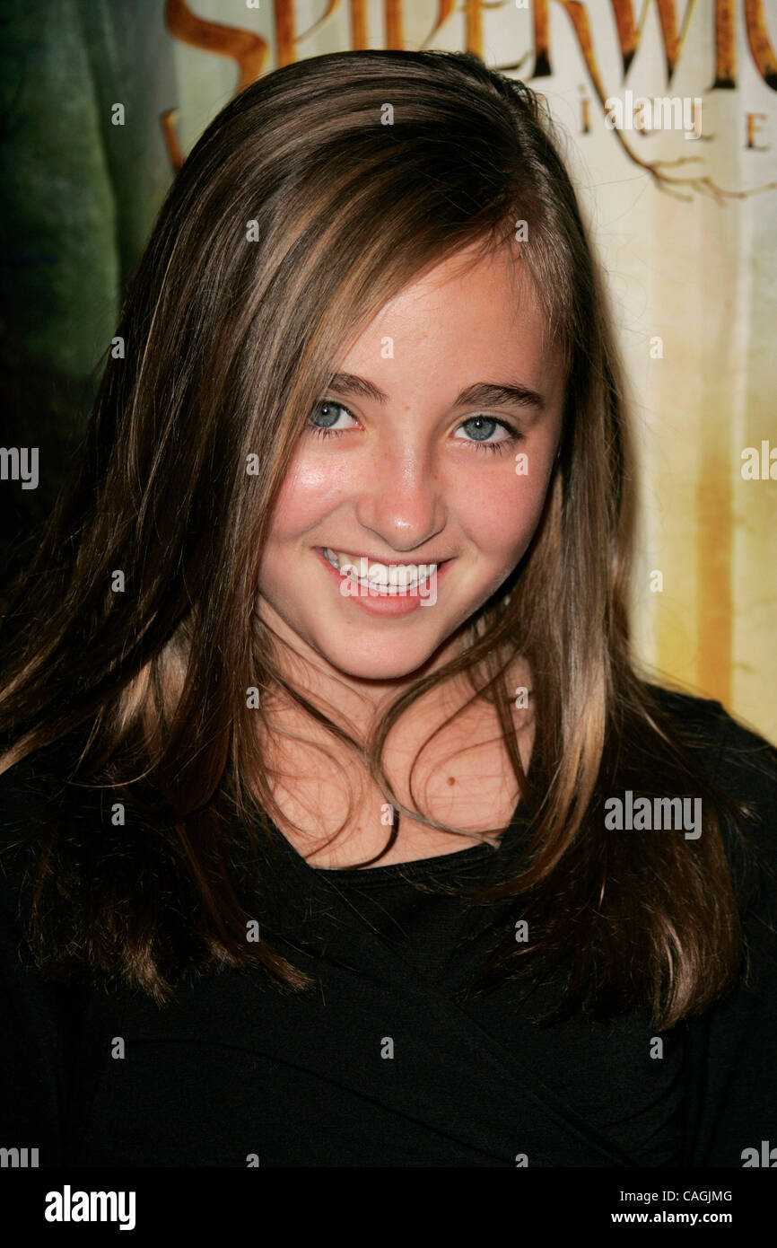 Jan 31, 2008 - Hollywood, California, USA - Actress RACHEL FOX arriving ...