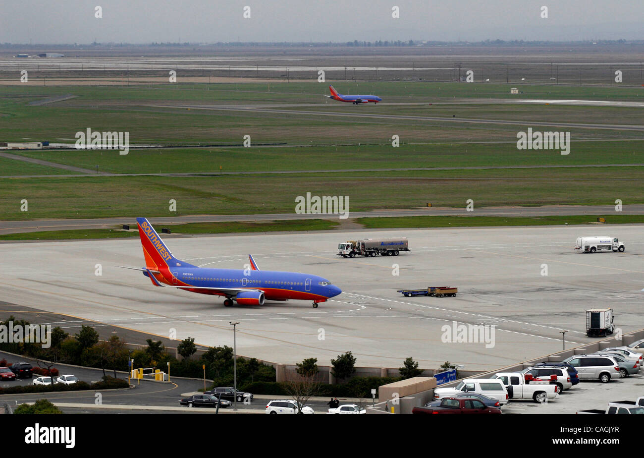 Sacramento international airport hi-res stock photography and images ...