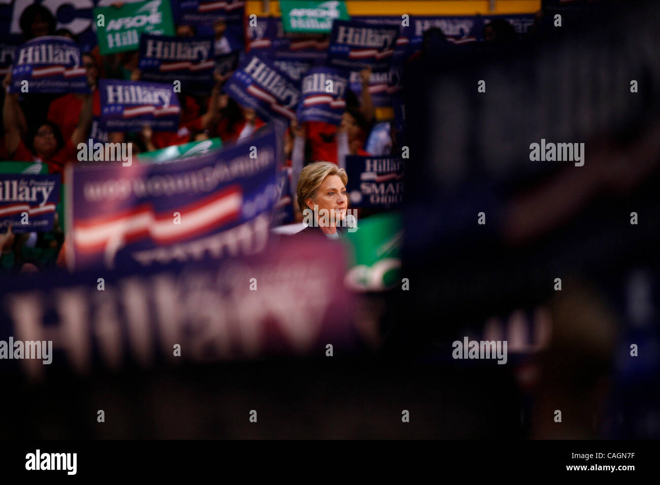 Feb 02, 2008 - Los Angeles, California, USA - Senator HILLARY CLINTON ...