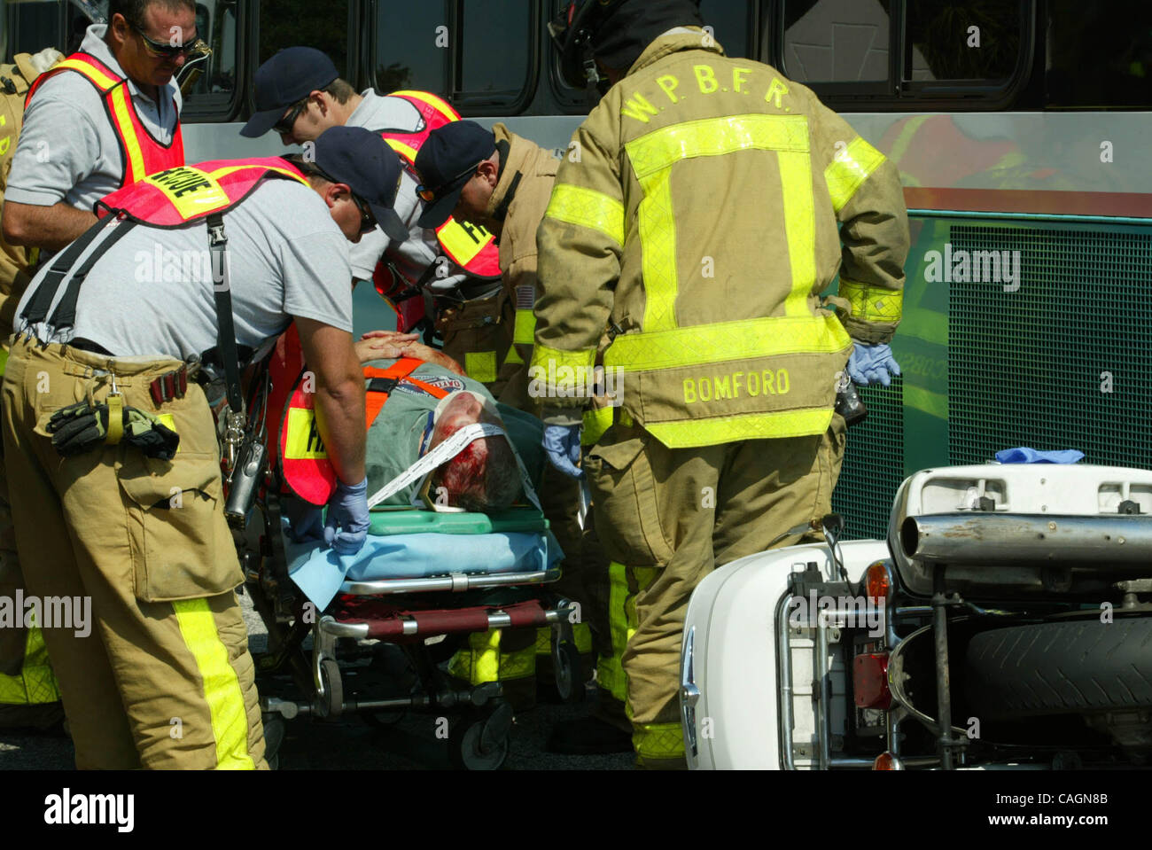 Number 12 bus hi-res stock photography and images - Alamy