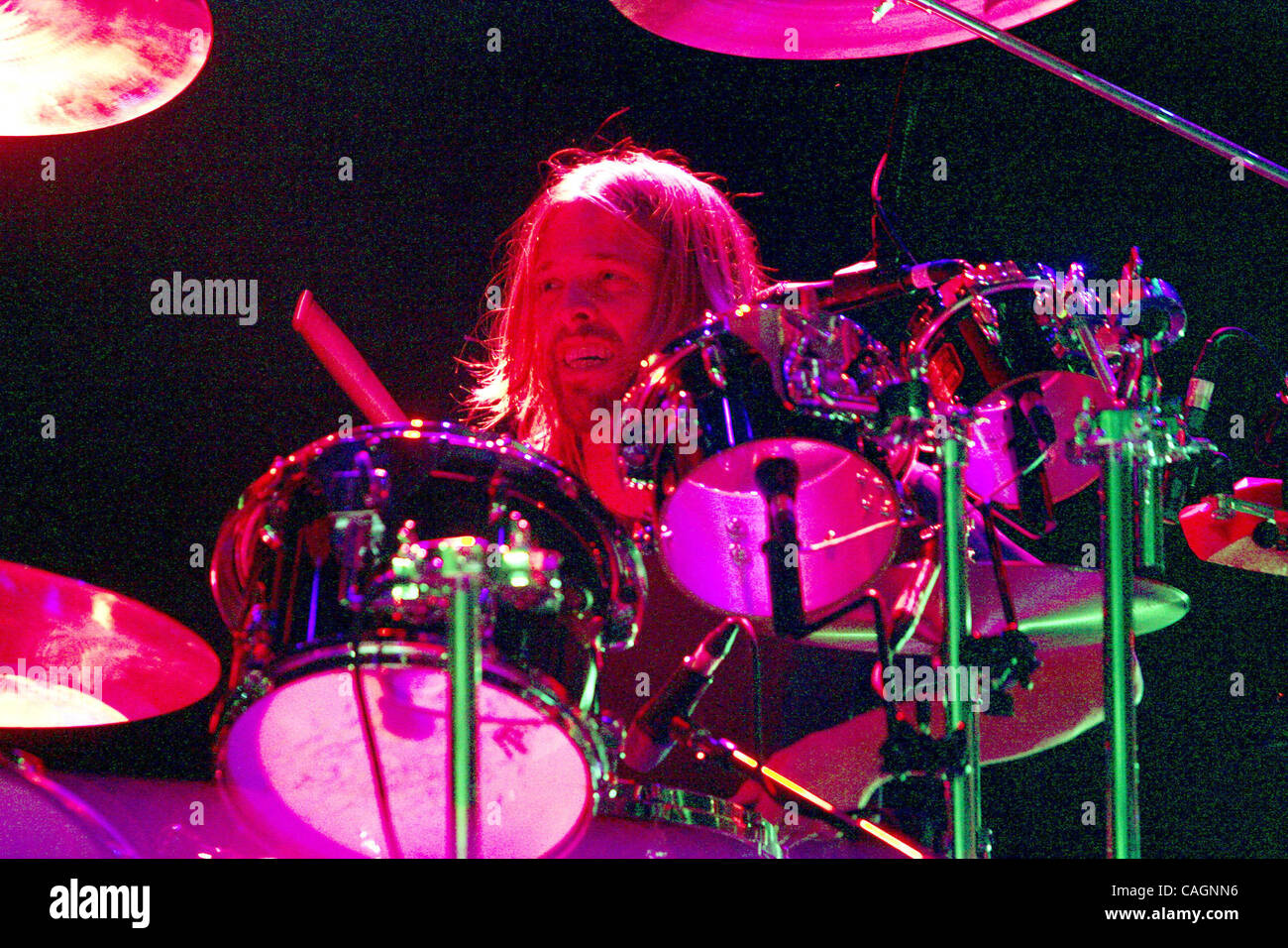 Drummer taylor hawkins hi-res stock photography and images - Alamy