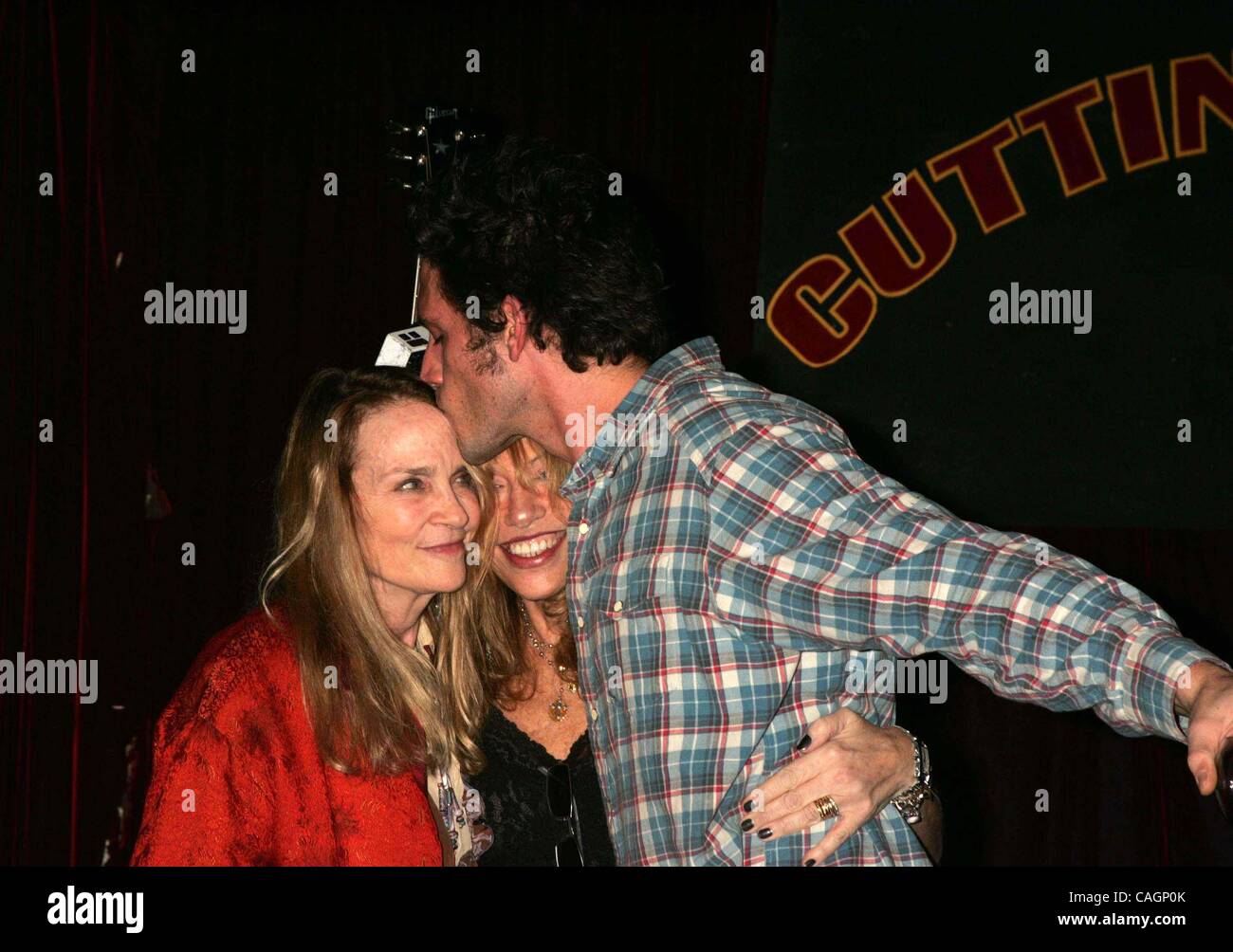 Feb. 3, 2008 - New York, New York, U.S. - CARLY SIMON, HER SON BEN ...