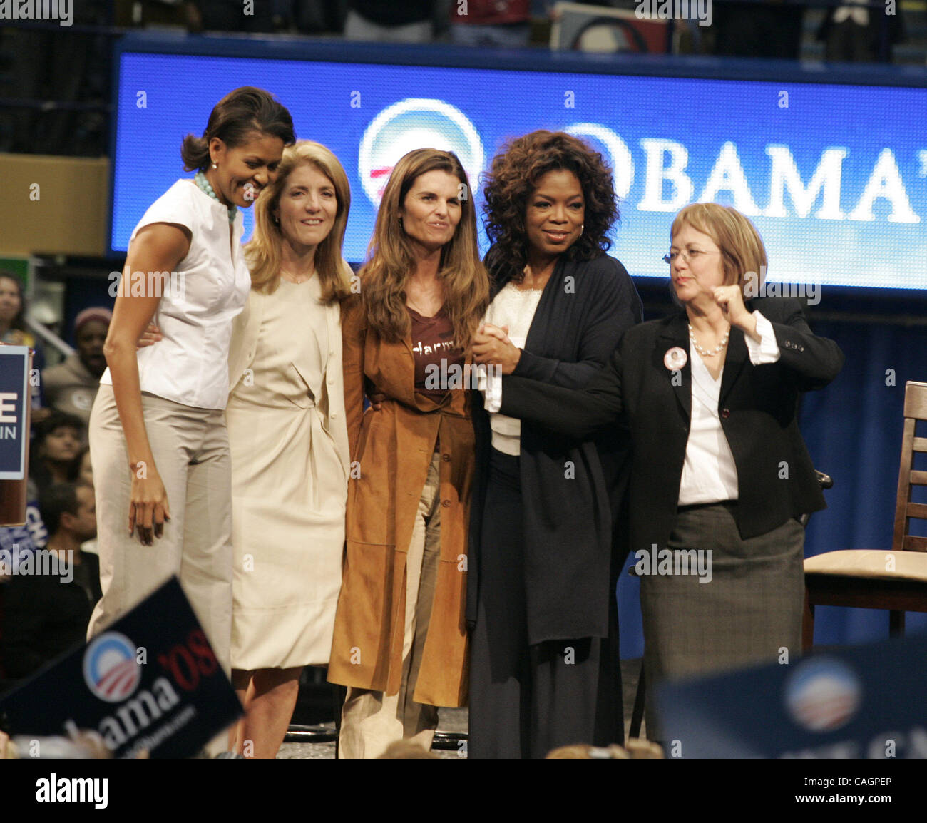Maria shriver and caroline kennedy hi-res stock photography and images ...