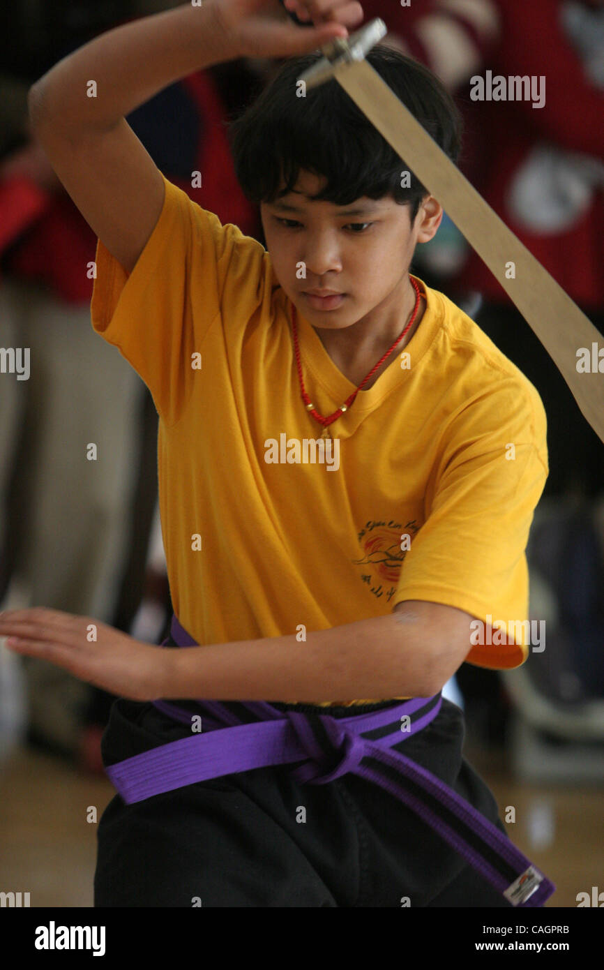 Kung san hi-res stock photography and images - Alamy