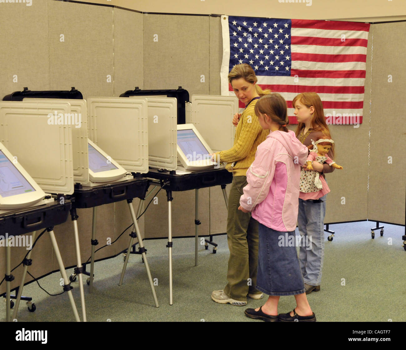 Feb 05, 2008 - Woodstock, Georgia, USA - Super Tuesday voting in ...