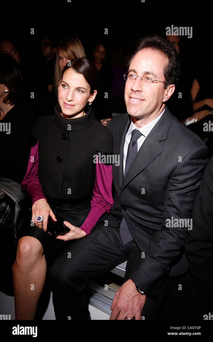 Jerry seinfeld and jessica sklar hi-res stock photography and images ...