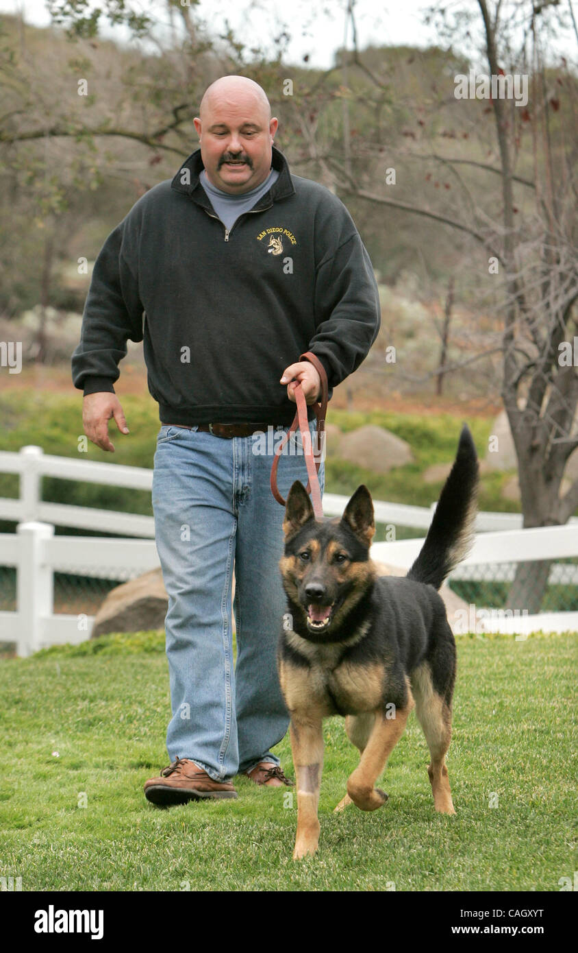 January 26, 2008, Alpine, California, USA San Diego P.D. Officer LARRY ...