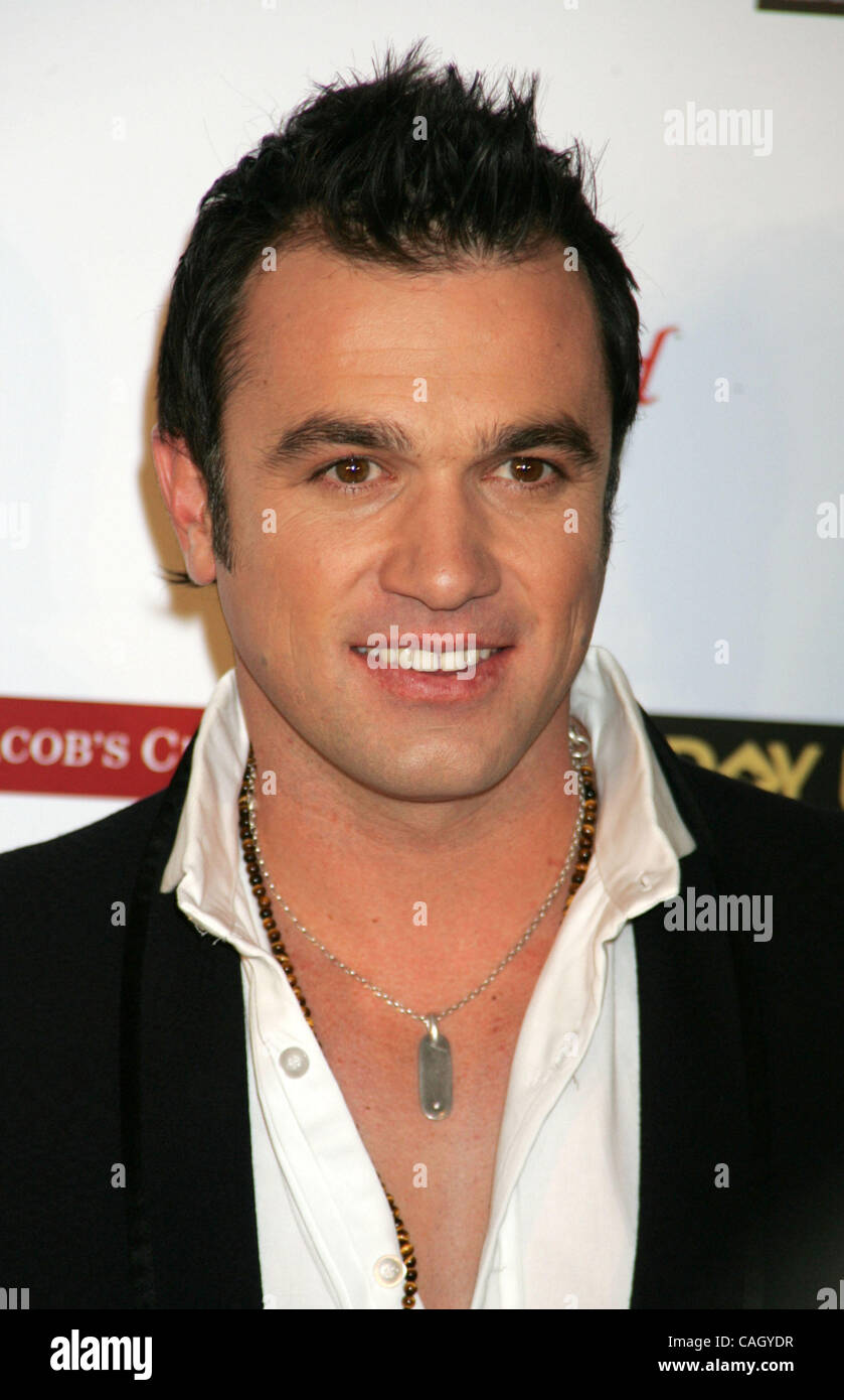 Jan 26, 2008 - New York, NY, USA - Singer SHANNON NOLL at the arrivals ...