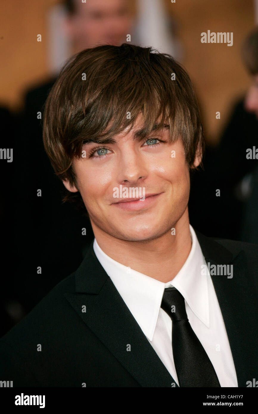 Jan 27, 2008 - Los Angeles, California, USA - Actor ZAC EFRON arriving ...